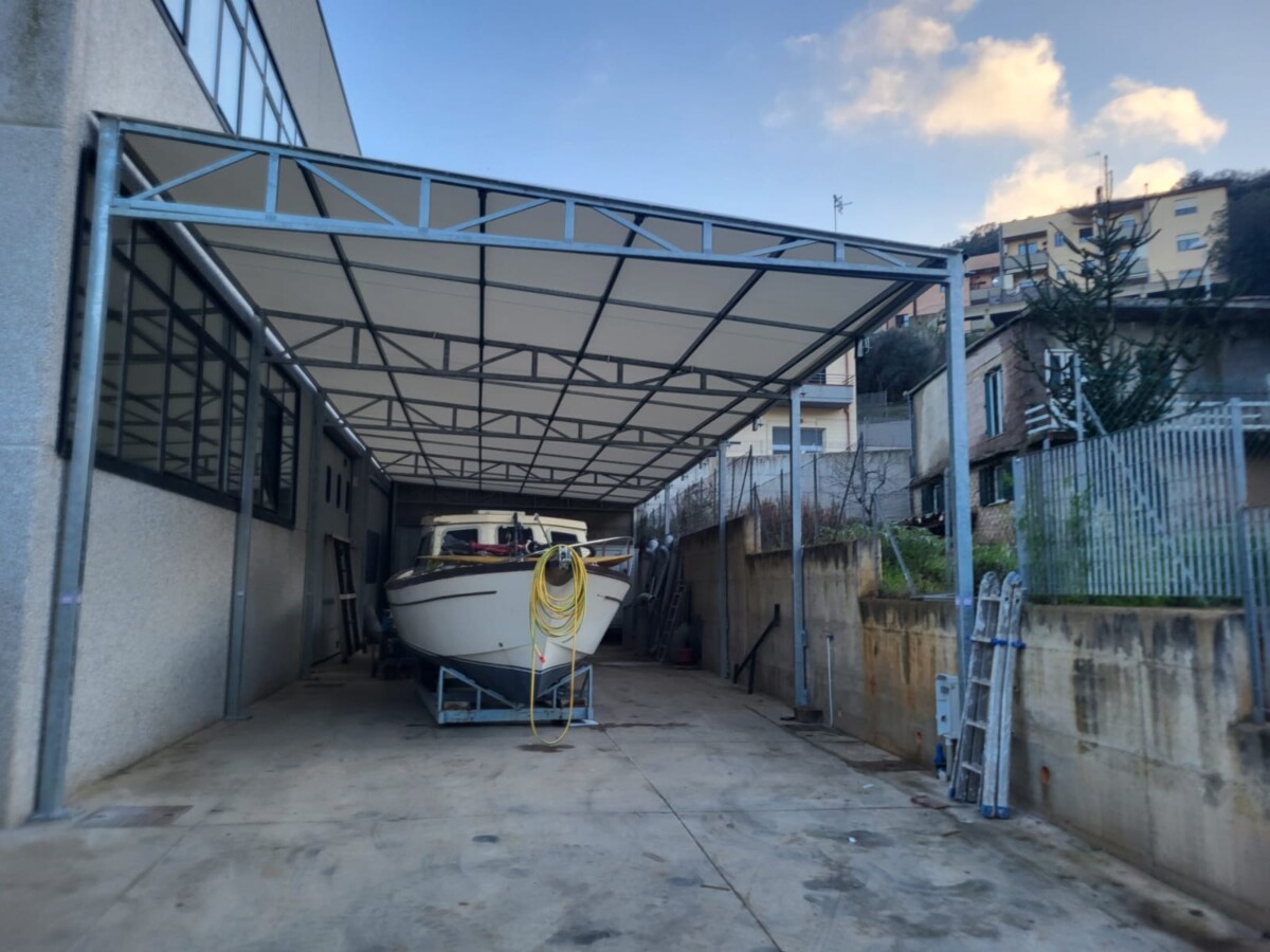 Pensilina per Auto Impermeabile - Comfa Pensiline Fotovoltaiche